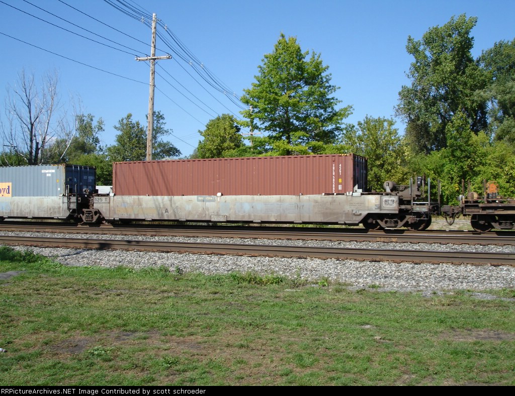 BNSF 237223A Double Stackcar w/TRLU Container #585885 EB